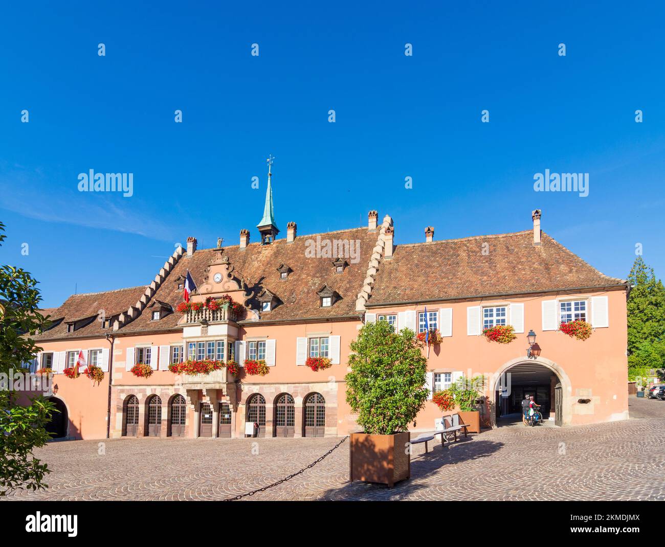 Barr: square Place de l’Hôtel de ville, Town Hall in Alsace (Elsass ...