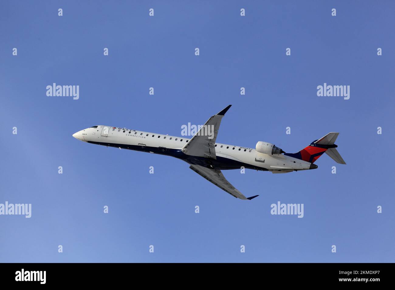 Bombardier CRJ-900LR N908XJ Delta Airlines taking off from YUL ...