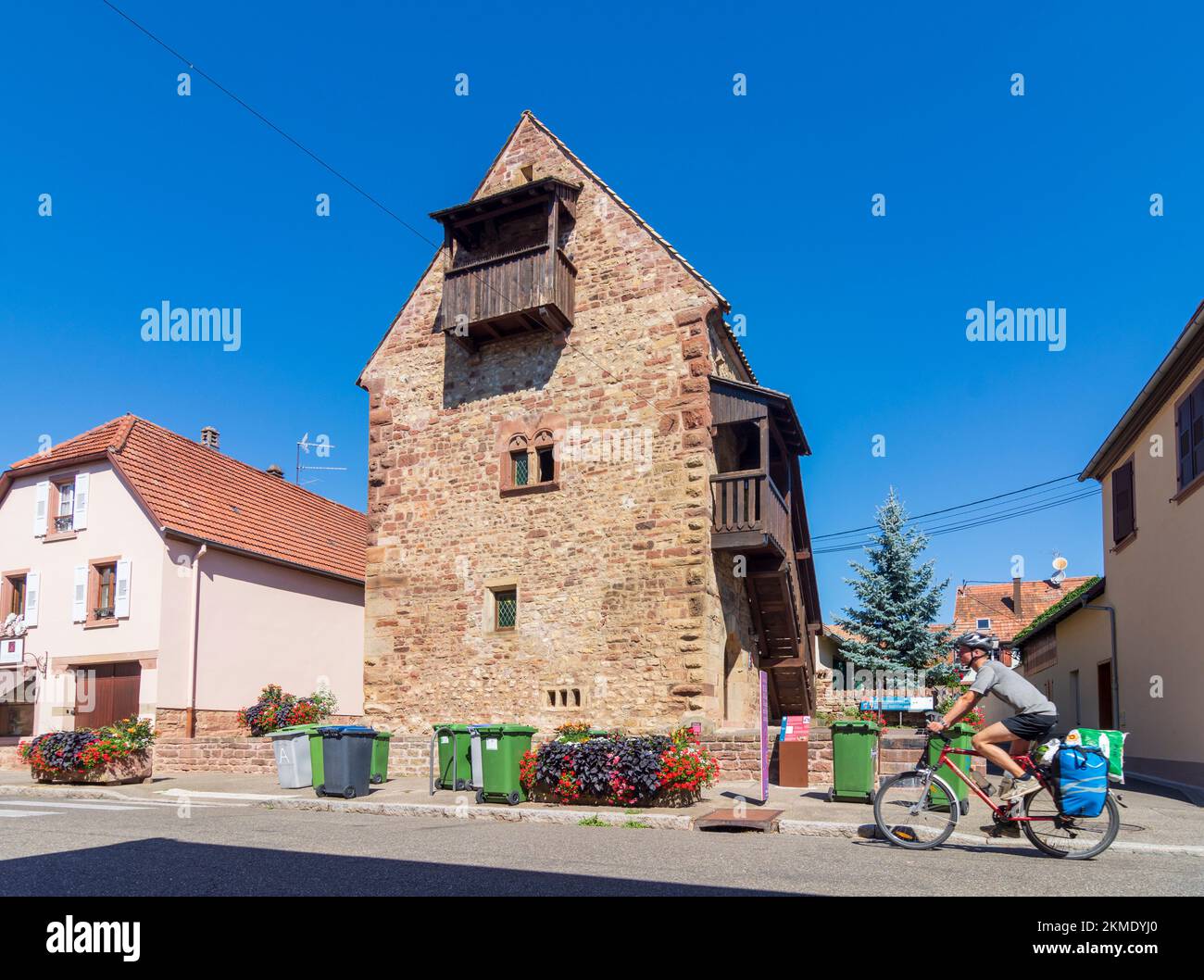 Romanesque house in alsace elsass hi-res stock photography and images ...
