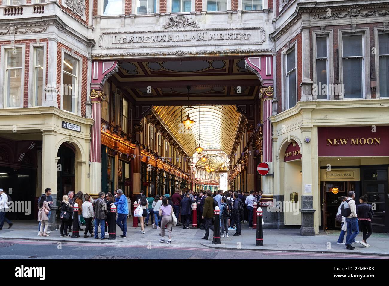Victorian street market hi-res stock photography and images - Alamy