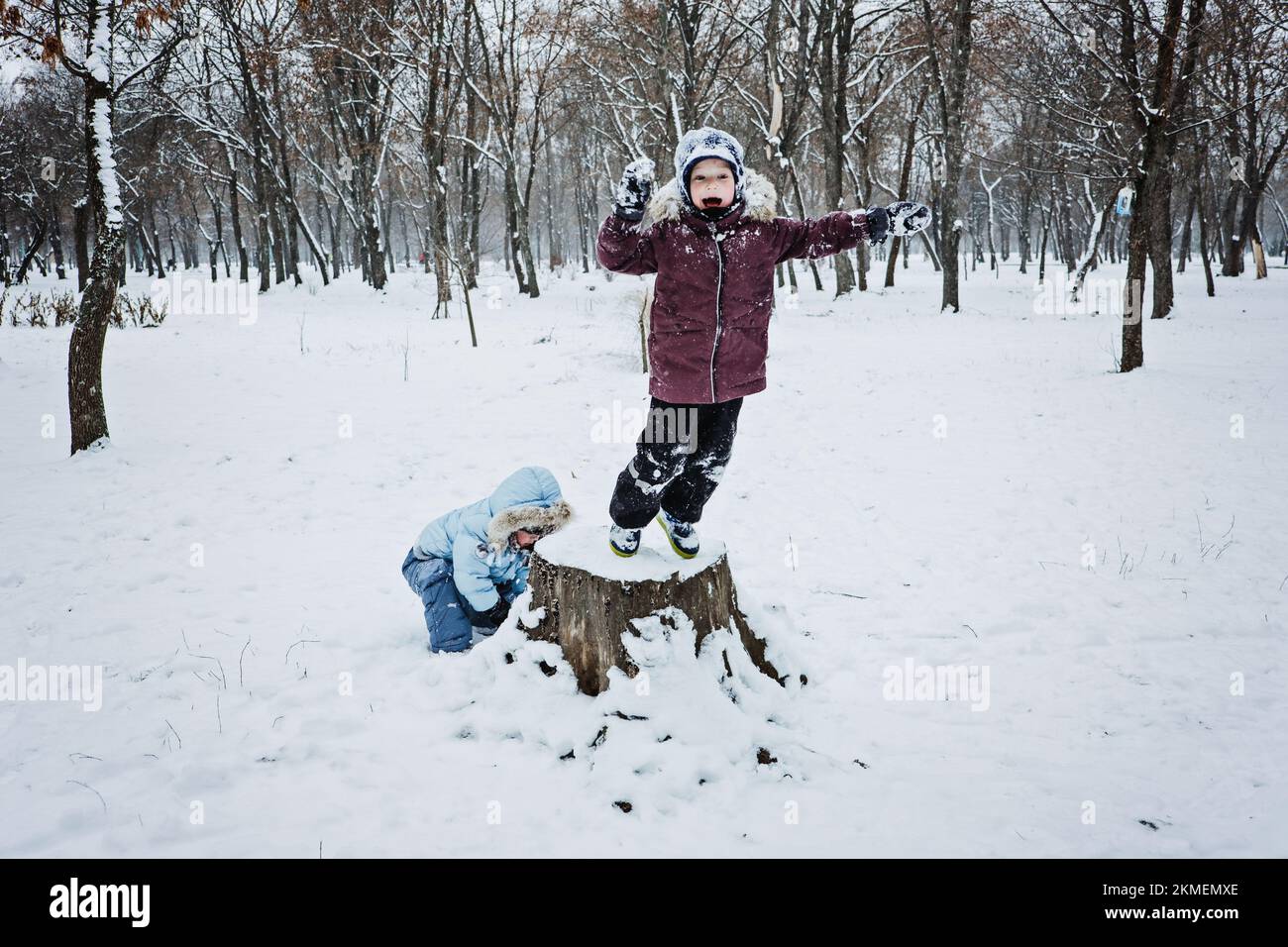 Fun games kids can play in the snow. Outdoor winter activities for kids ...