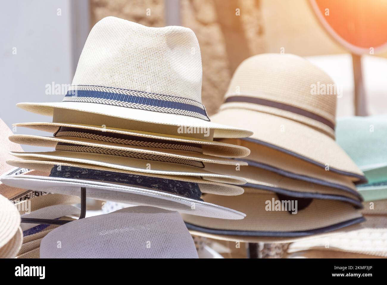 Men wear top hats hi-res stock photography and images - Alamy