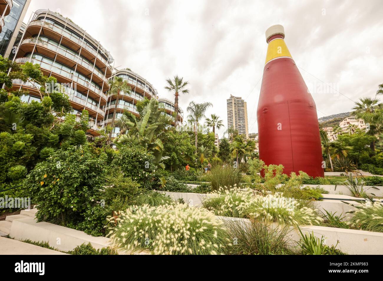 Paul mccarthy tomato hi-res stock photography and images - Alamy