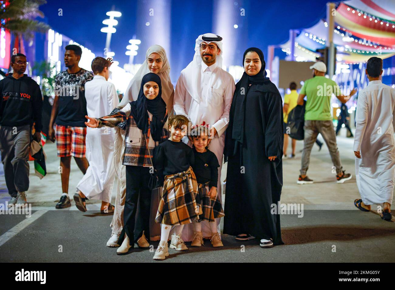 Doha, Catar. 26th Nov, 2022. Qatari family during FIFA World Cup Qatar ...