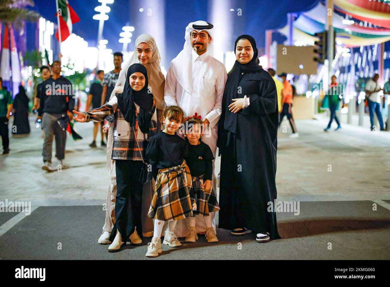 Doha, Catar. 26th Nov, 2022. Qatari family during FIFA World Cup Qatar ...