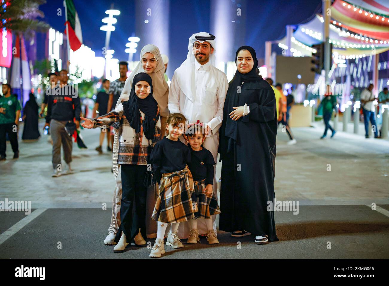 Doha, Catar. 26th Nov, 2022. Qatari family during FIFA World Cup Qatar ...