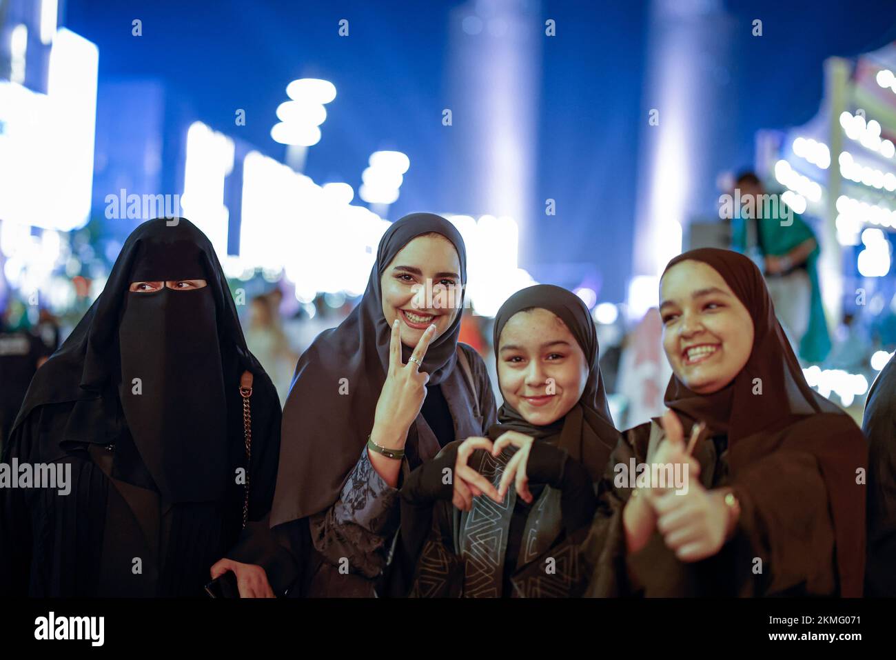 Doha, Catar. 26th Nov, 2022. Qatari women during FIFA World Cup Qatar ...