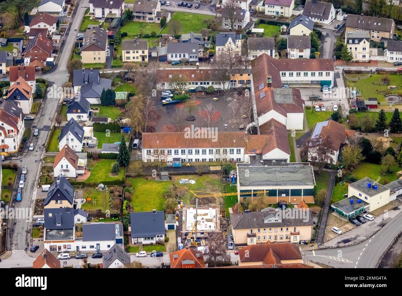 Aerial view, Fröndenberg Community Elementary School in Fröndenberg ...