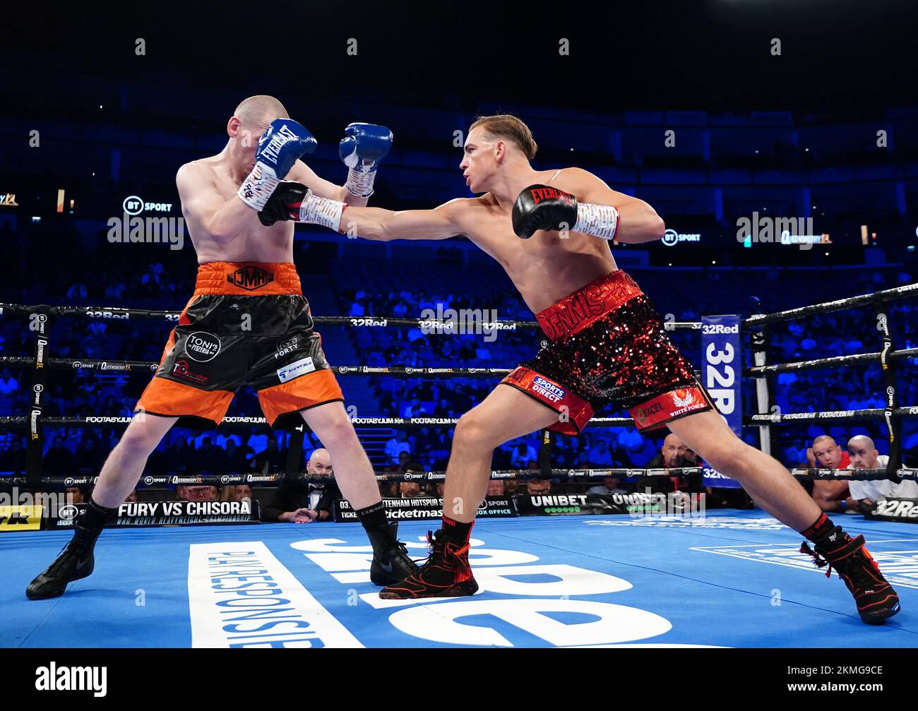Joe Ham (left) and Dennis McCann iin the super bantam weight bout at ...
