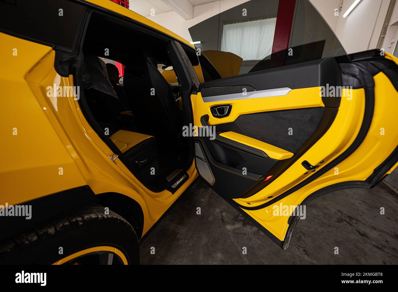 Lamborghini urus off road hi-res stock photography and images - Alamy