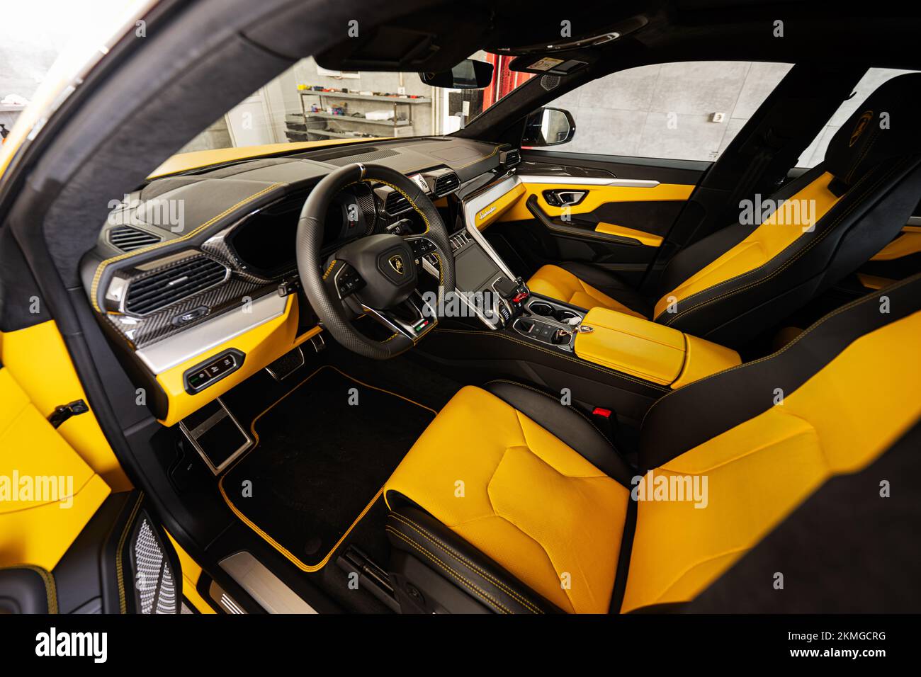 Lamborghini urus interior hi-res stock photography and images - Alamy