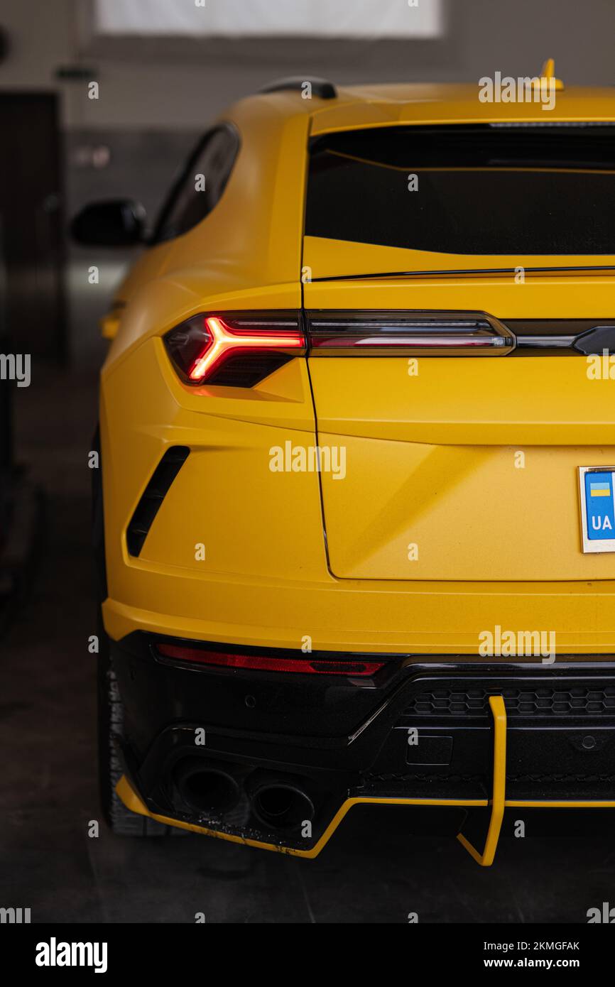 Lamborghini urus off road hi-res stock photography and images - Alamy