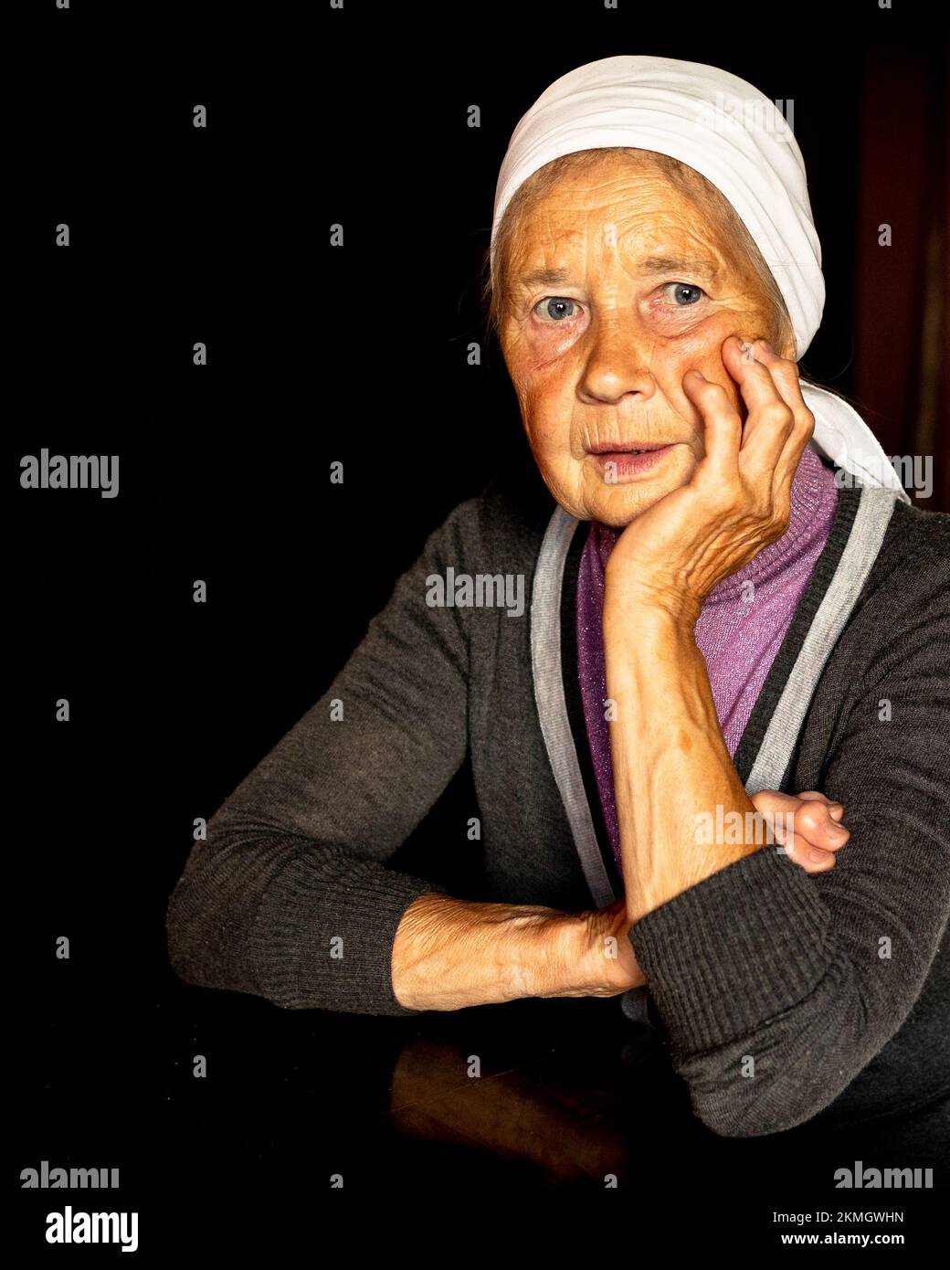 Joint problems elderly hi-res stock photography and images - Alamy