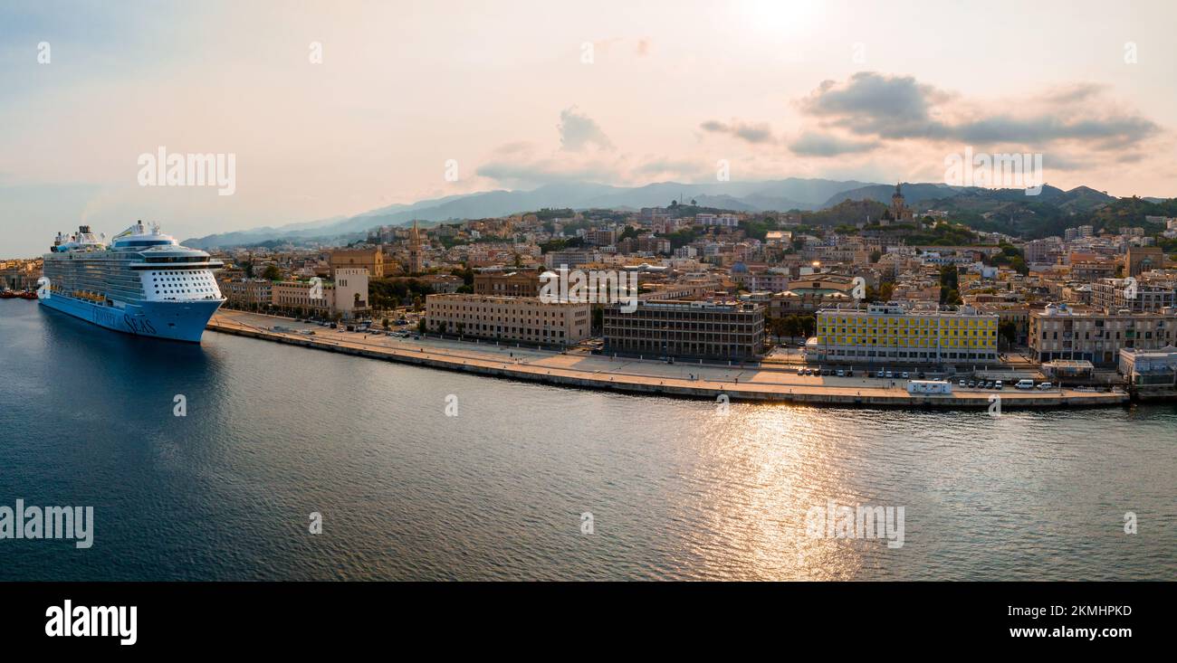 View of the Messina's port with the gold Madonna della Lettera statue ...