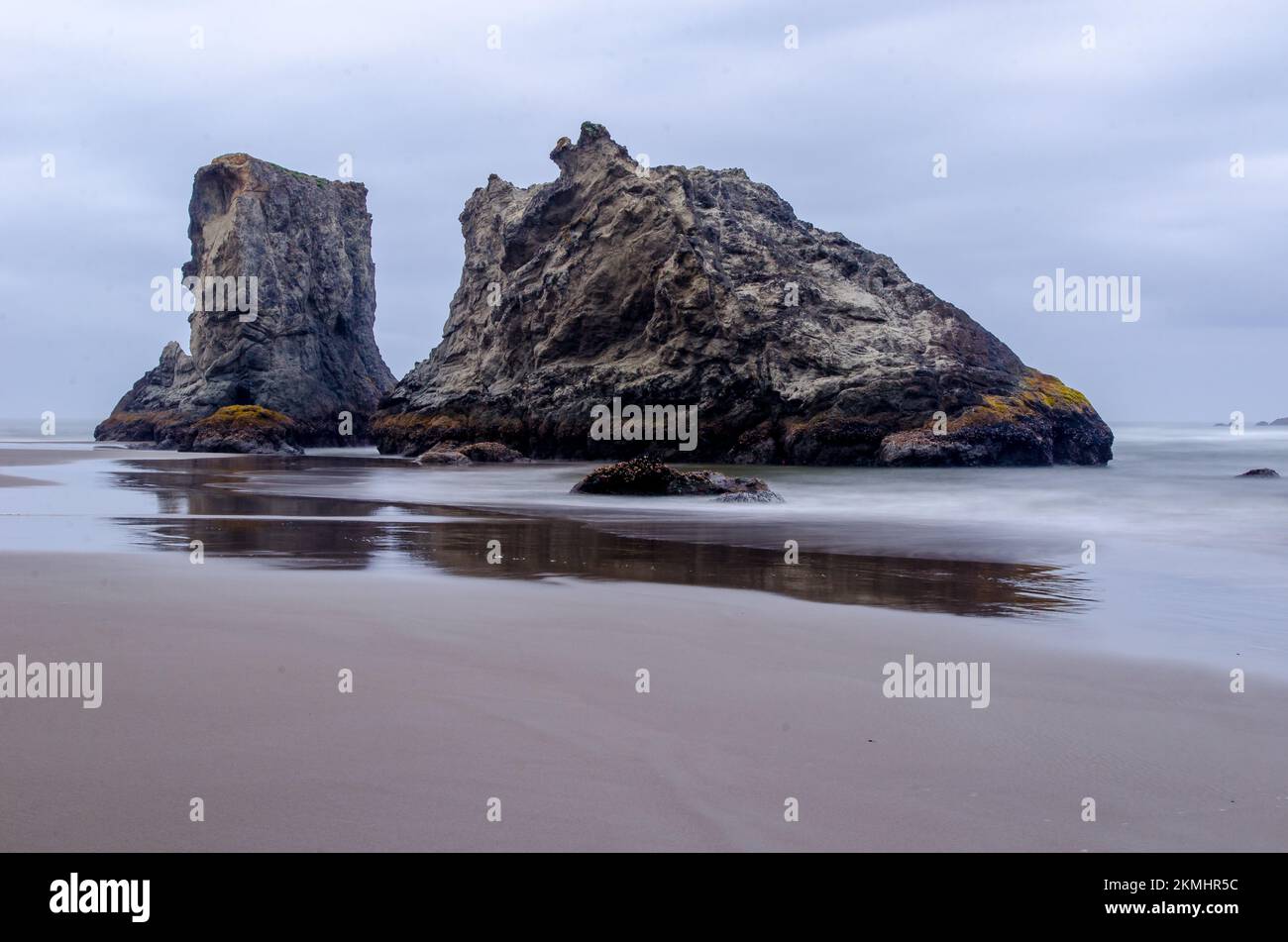 Bandon Beach in Southern Oregon Stock Photo - Alamy