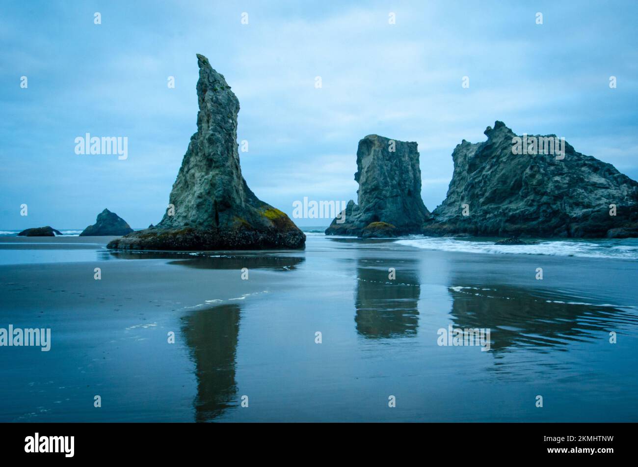 Bandon Beach in Southern Oregon Stock Photo - Alamy