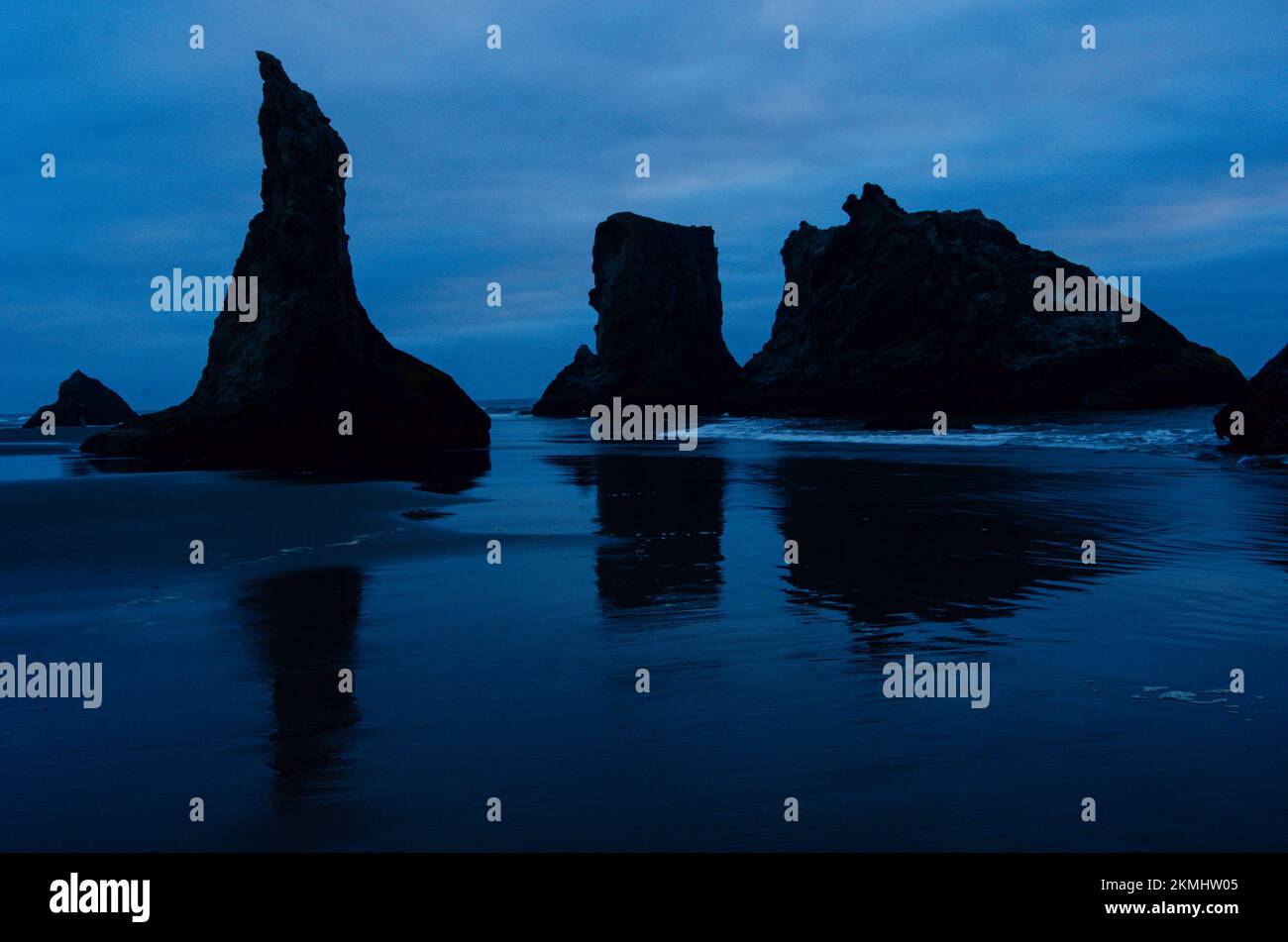 Bandon Beach in Southern Oregon Stock Photo - Alamy