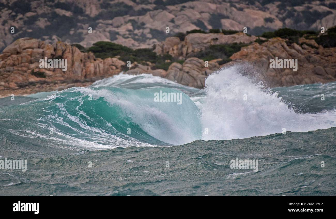 Sardegna, Arcipelago di La Maddalena, mare in tempesta Stock Photo - Alamy