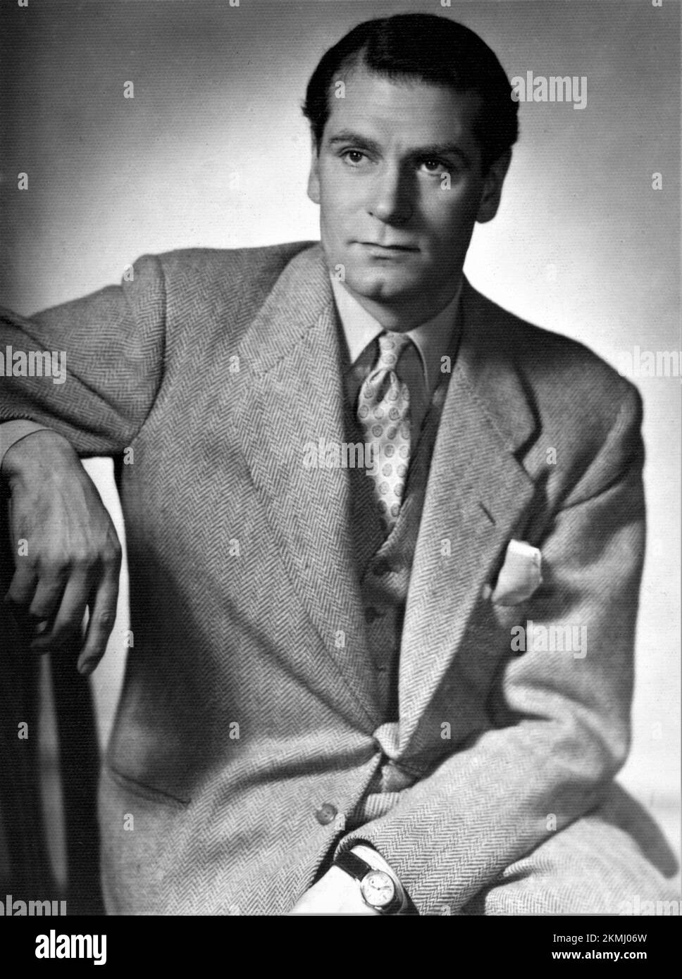 LAURENCE OLIVIER Portrait circa 1948 by JOHN WARLOW Stock Photo - Alamy