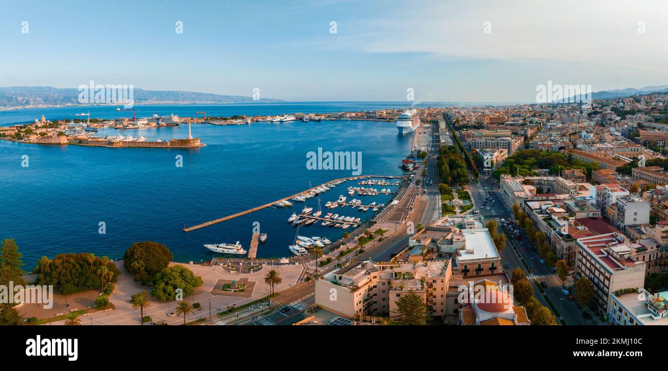 View of the Messina's port with the gold Madonna della Lettera statue ...