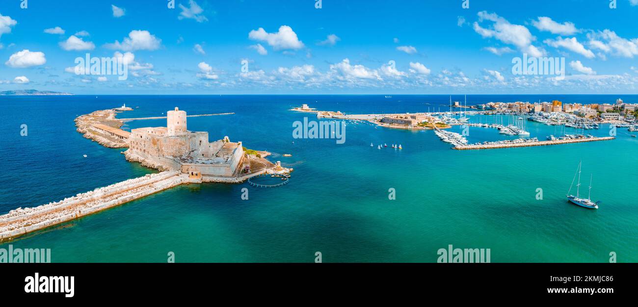 Medieval Colombian castle also called Sea Castle Stock Photo - Alamy