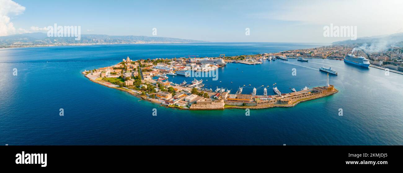 View of the Messina's port with the gold Madonna della Lettera statue ...