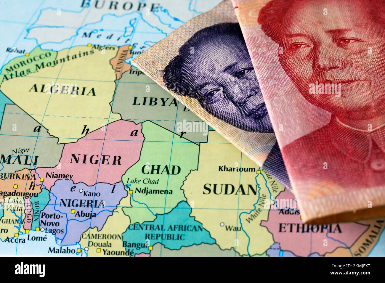Close-up of yuan Chinese banknotes on top of a map of Africa Stock ...
