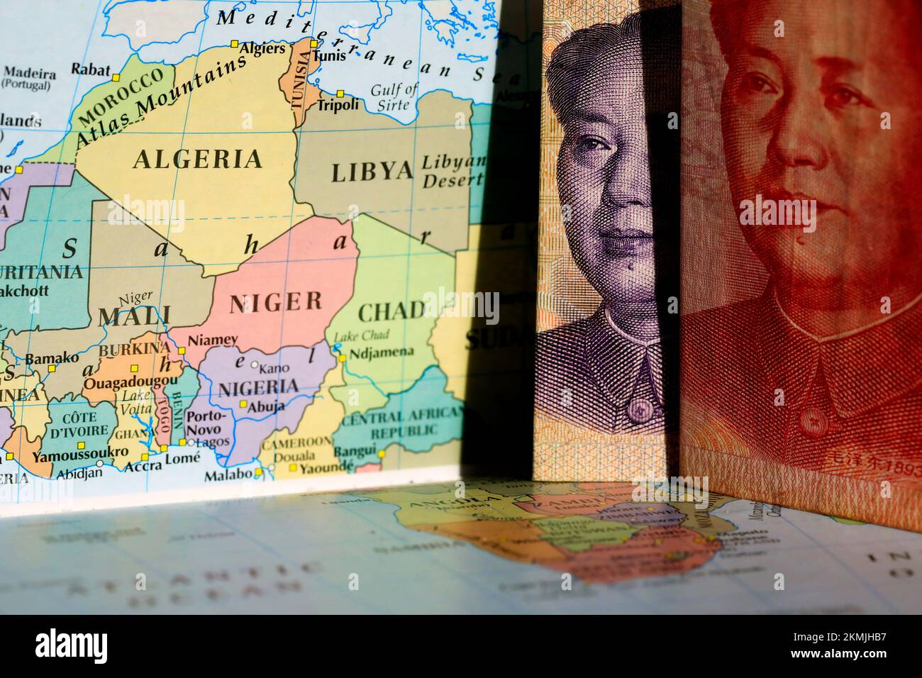 Close-up of yuan Chinese banknotes on top of a map of Africa Stock ...