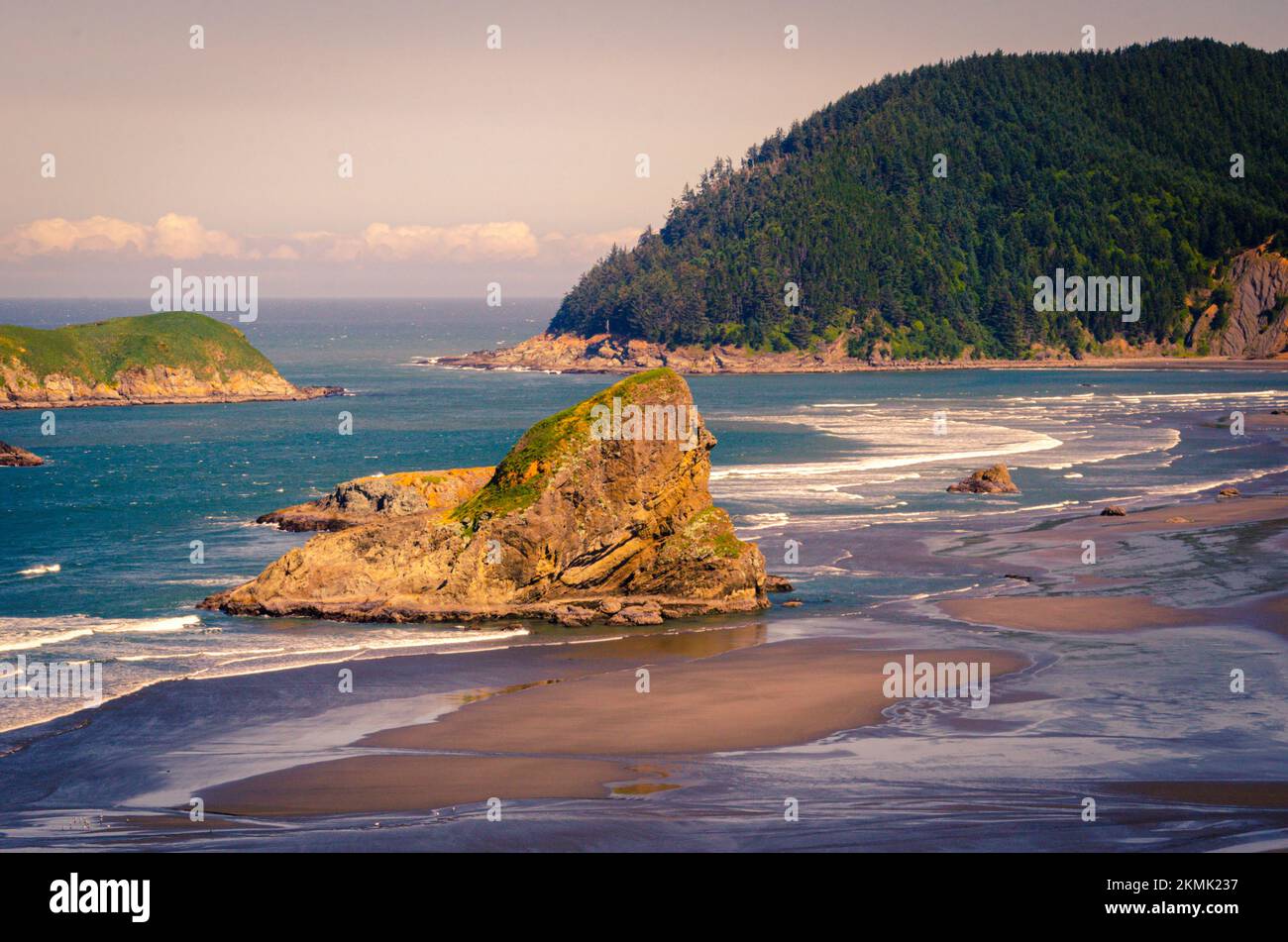 Bandon Beach in Southern Oregon Stock Photo - Alamy