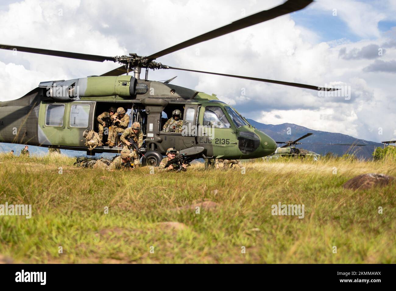 33rd infantry brigade combat team hi-res stock photography and images ...