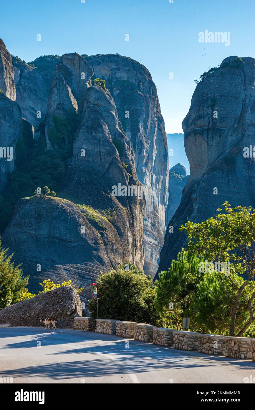 Panoramic photo of rock formations and the monasteries of Meteora above ...