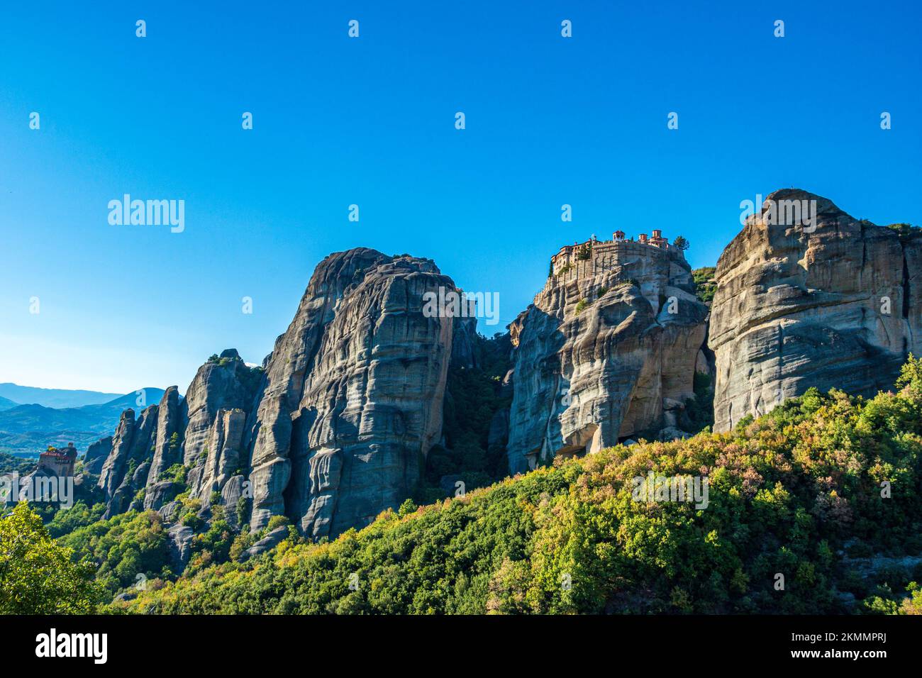 Panoramic photo of rock formations and the monasteries of Meteora above ...