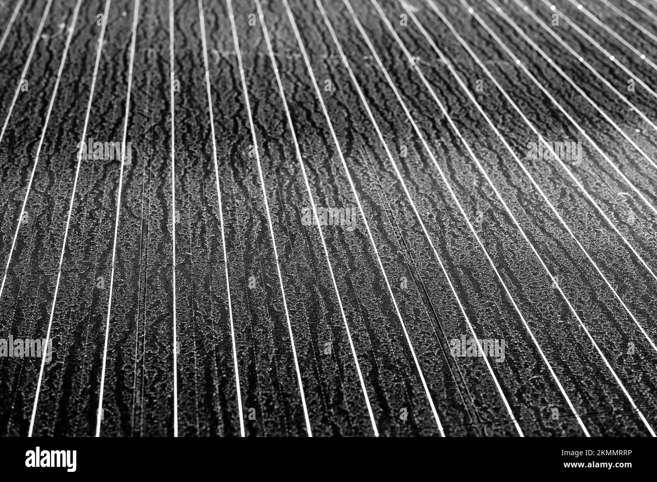 Flat laying solar panel with dust covering sections and reducing ...