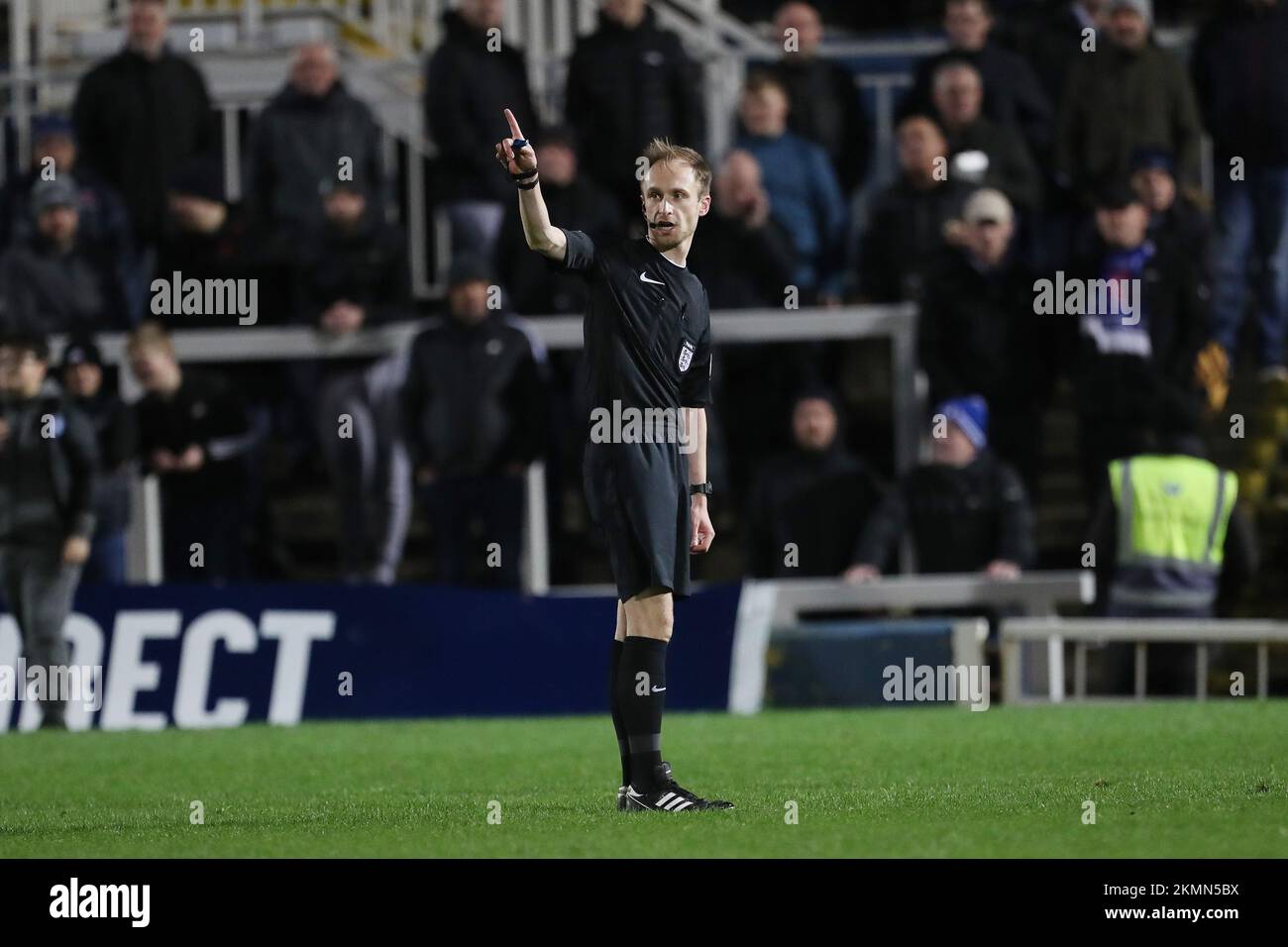 Referee sam purkiss hi-res stock photography and images - Alamy