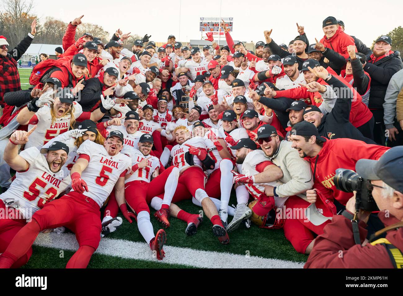 The Laval Rouge et Or celebrate their victory in the Vanier Cup over ...