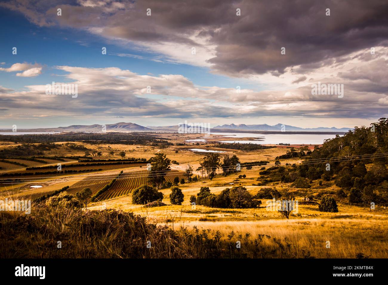 Cherry Tree Hill lookout over the Moulting Lagoon Game Reserve to the ...