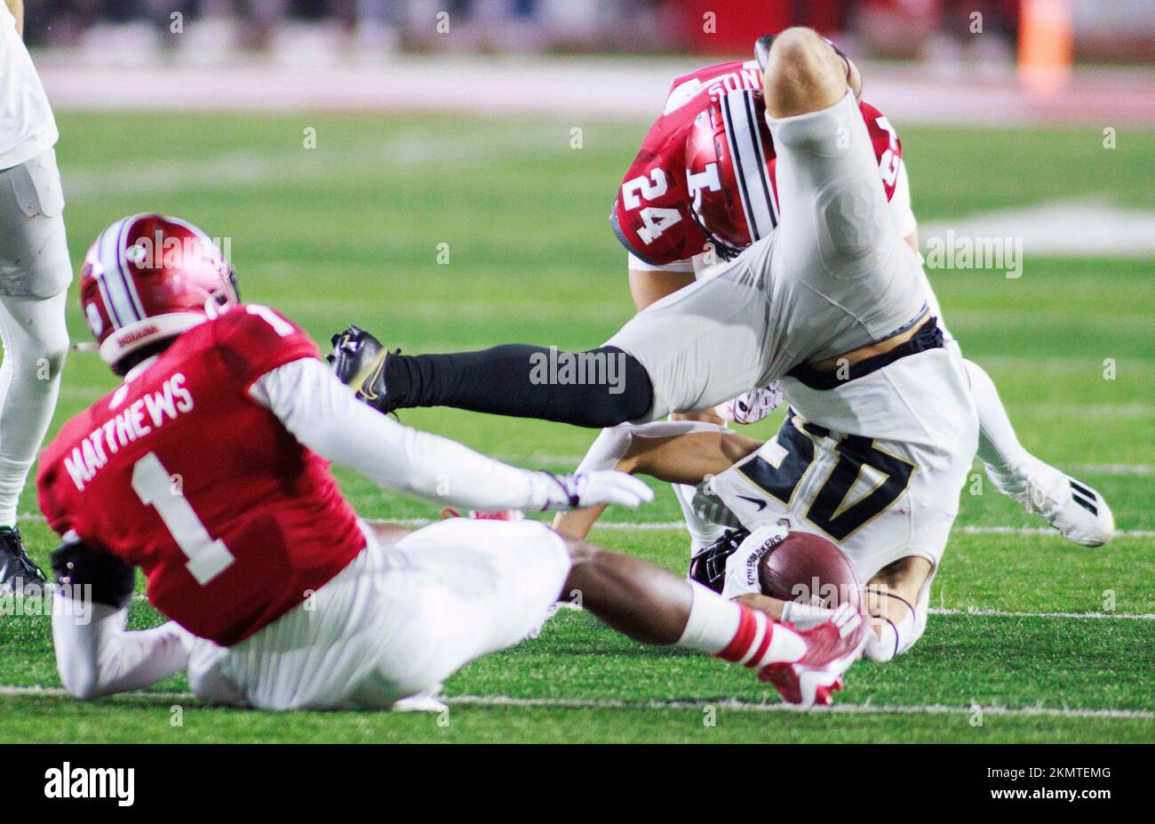 Bryson bonds hi-res stock photography and images - Alamy