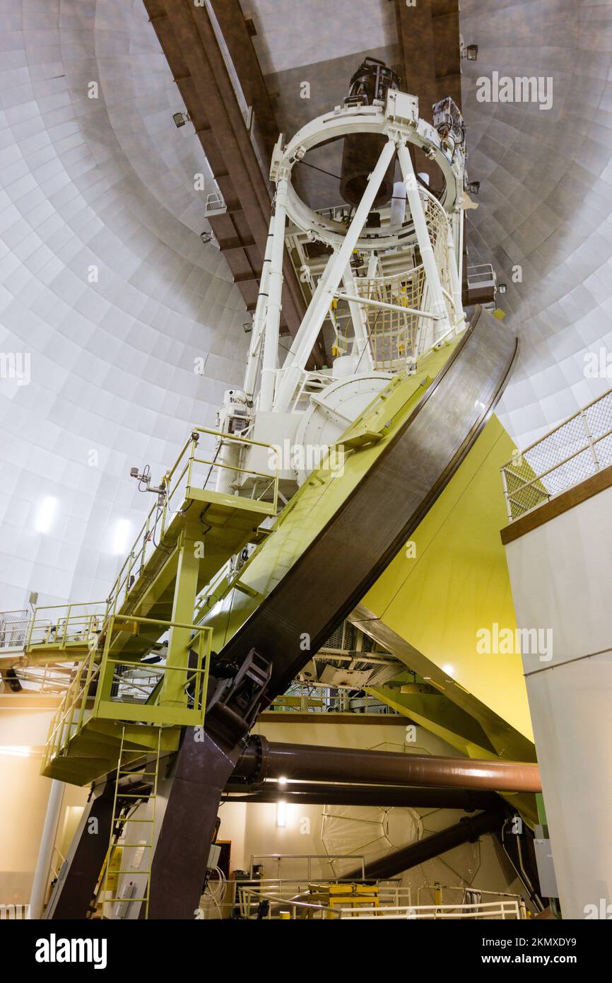 Anglo-Australian Telescope (AAT) equatorially mounted telescope ...