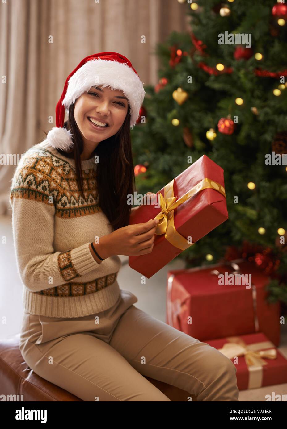 Receiving a gift hi-res stock photography and images - Alamy