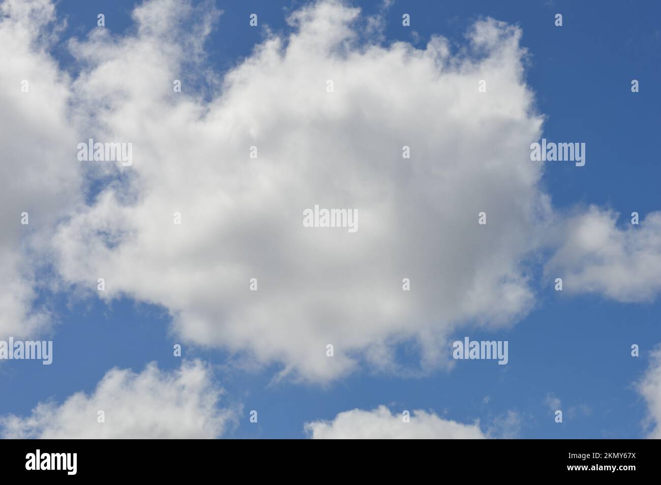 Perfect blue sky white hi-res stock photography and images - Alamy