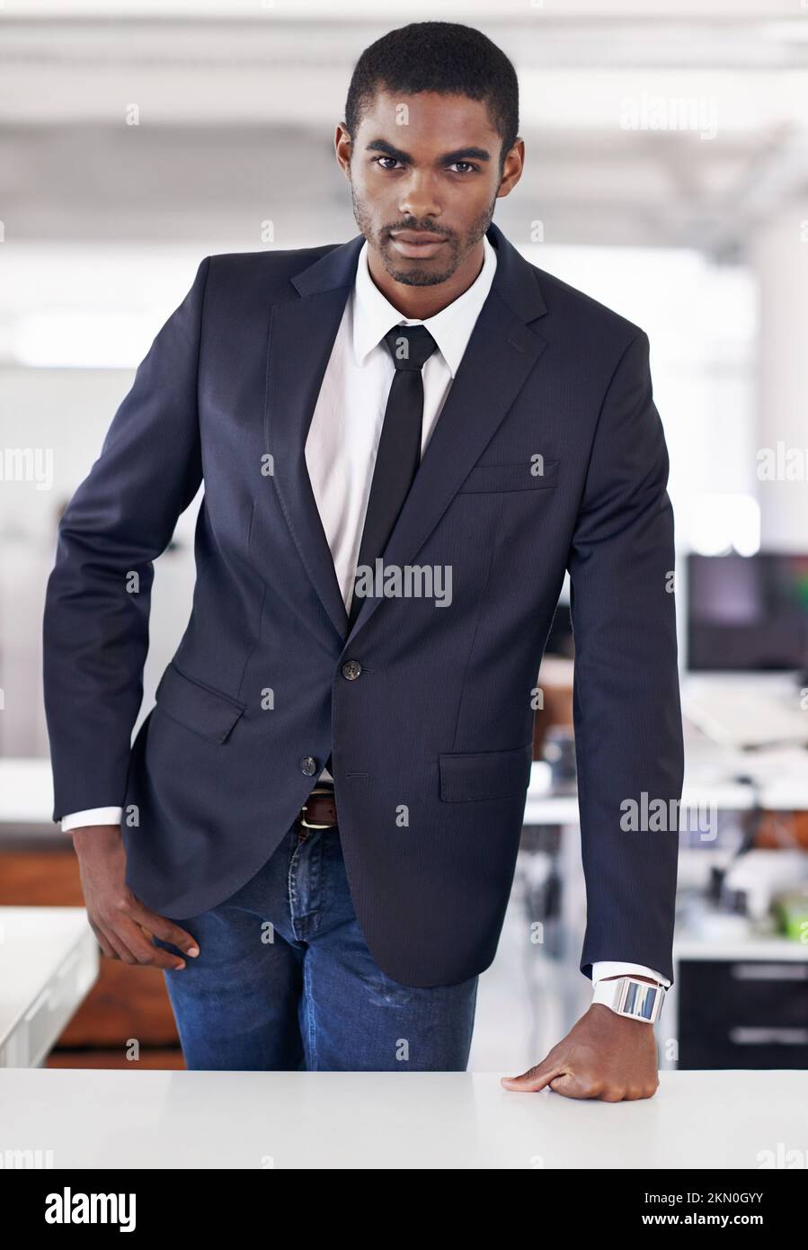 Man standing behind table hi-res stock photography and images - Alamy
