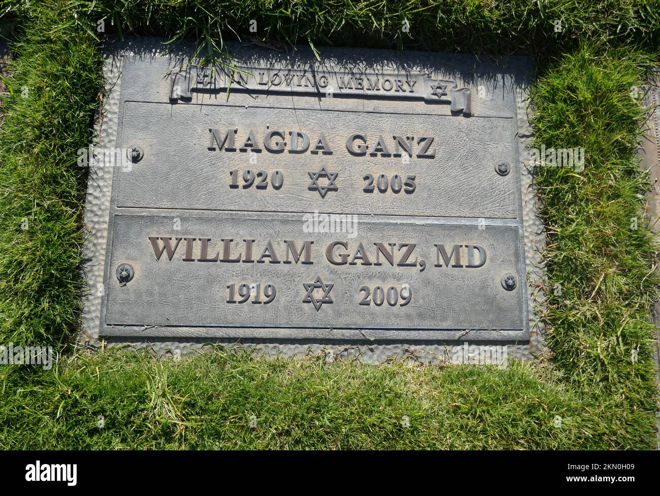 Los Angeles, California, USA 25th November 2022 William Ganz MD Grave ... Los Angeles, California, USA 25th November 2022 William Ganz MD Grave ...