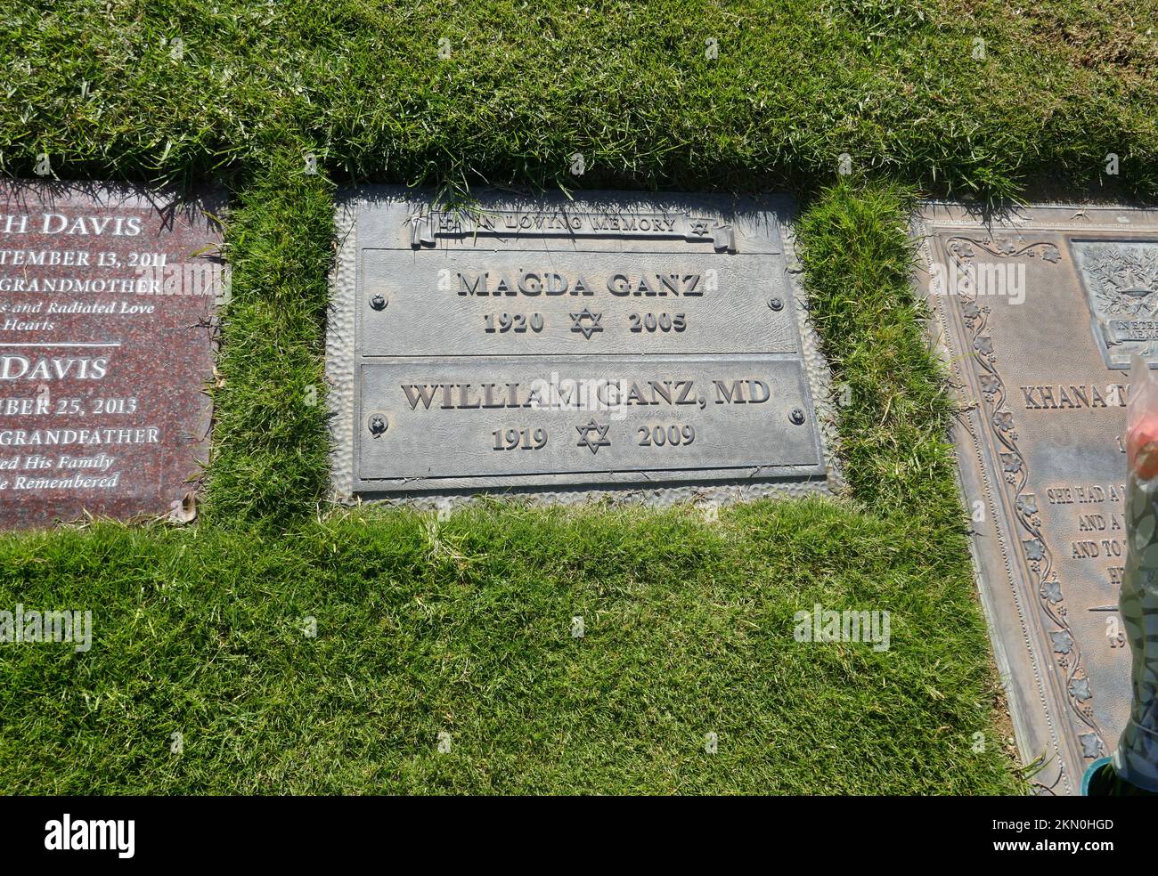Los Angeles, California, USA 25th November 2022 William Ganz MD Grave ...