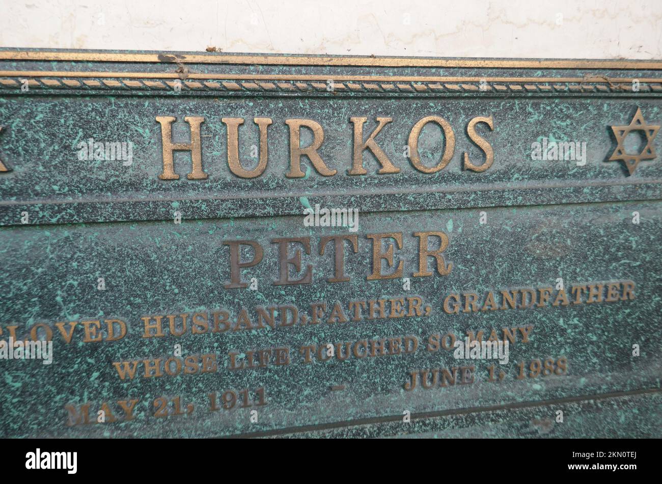 Los Angeles, California, USA 25th November 2022 Psychic Peter Hurkos Grave in Garden of Heritage ...