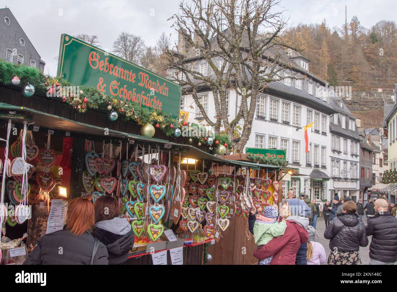 Monschau November 2022: The Monschau Christmas market traditionally ...