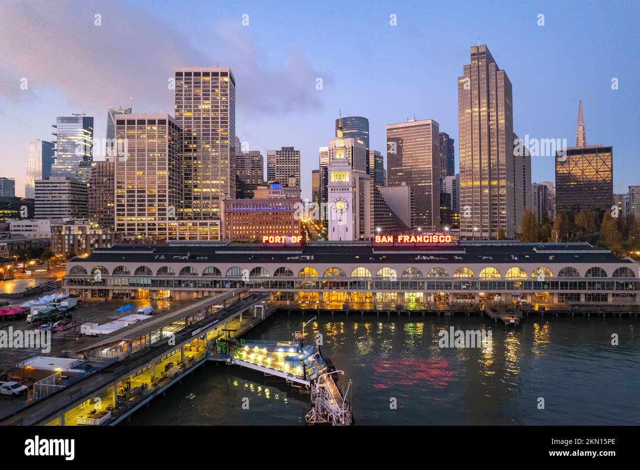 Salesforce west building hi-res stock photography and images - Alamy
