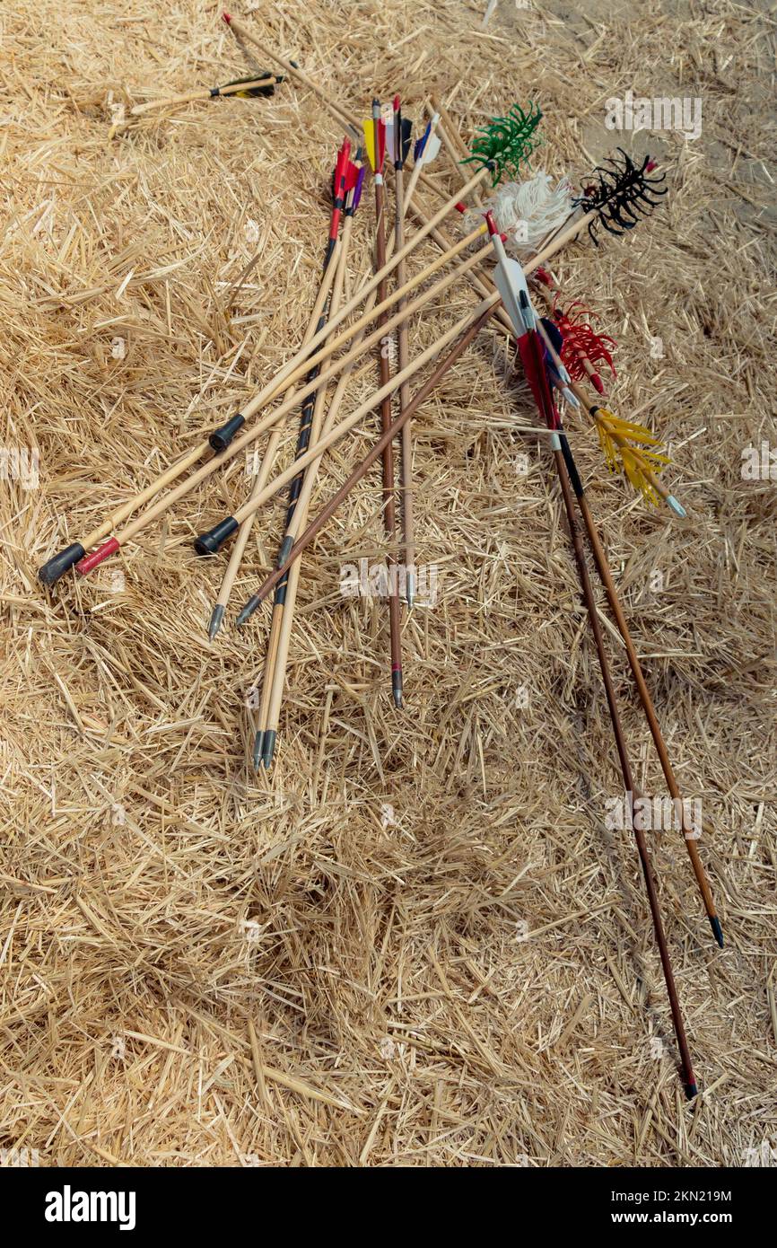 Retro arrow hi-res stock photography and images - Alamy