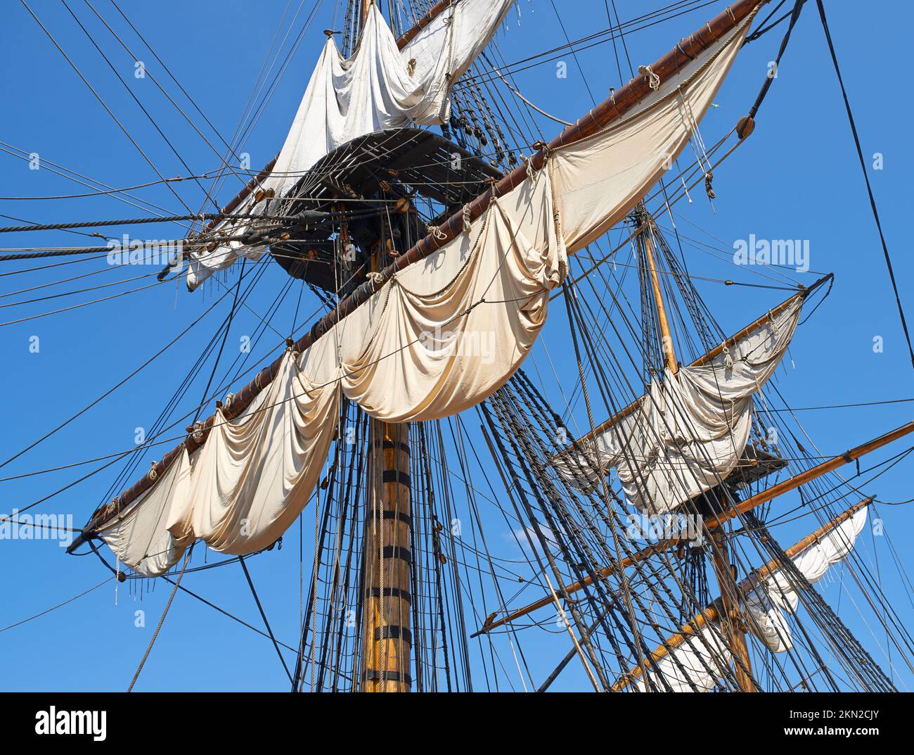 Large sailing ship hi-res stock photography and images - Alamy