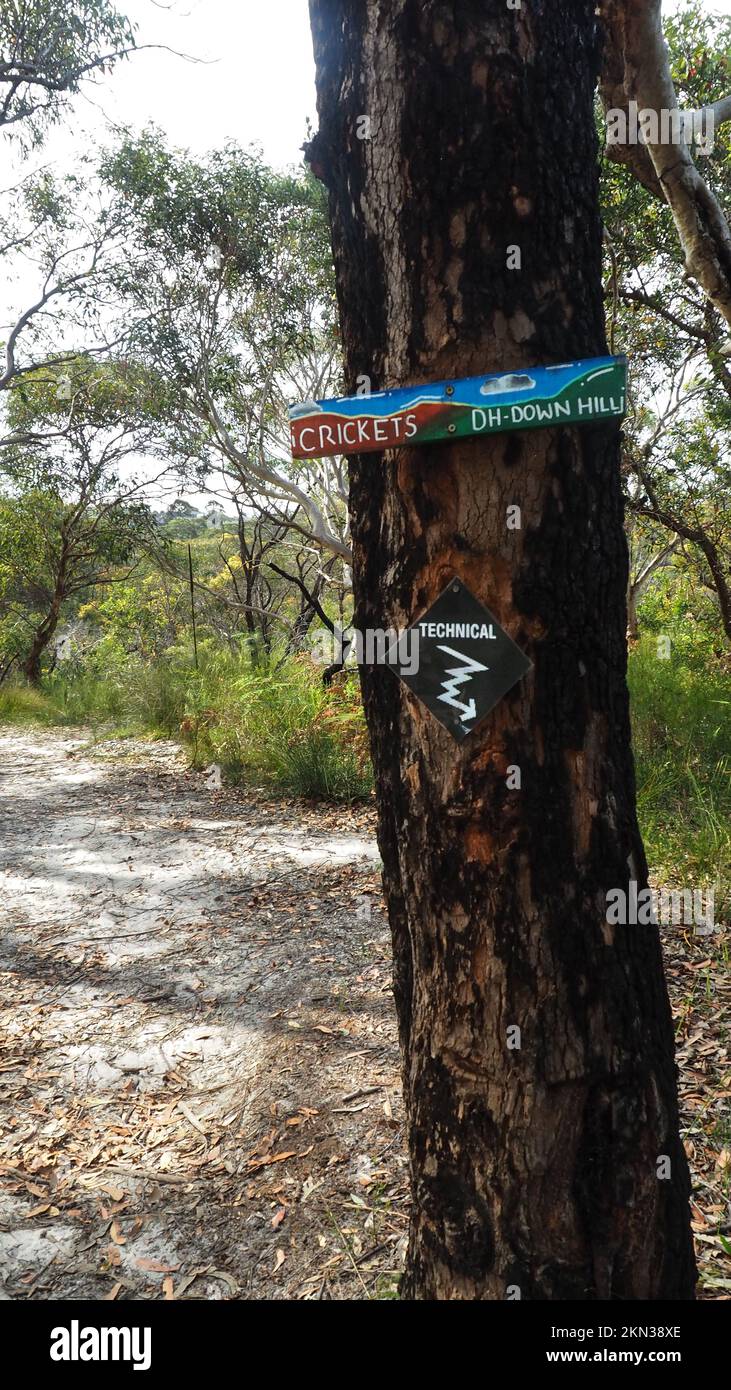 Bike trail sign in Garigal National Park Stock Photo - Alamy