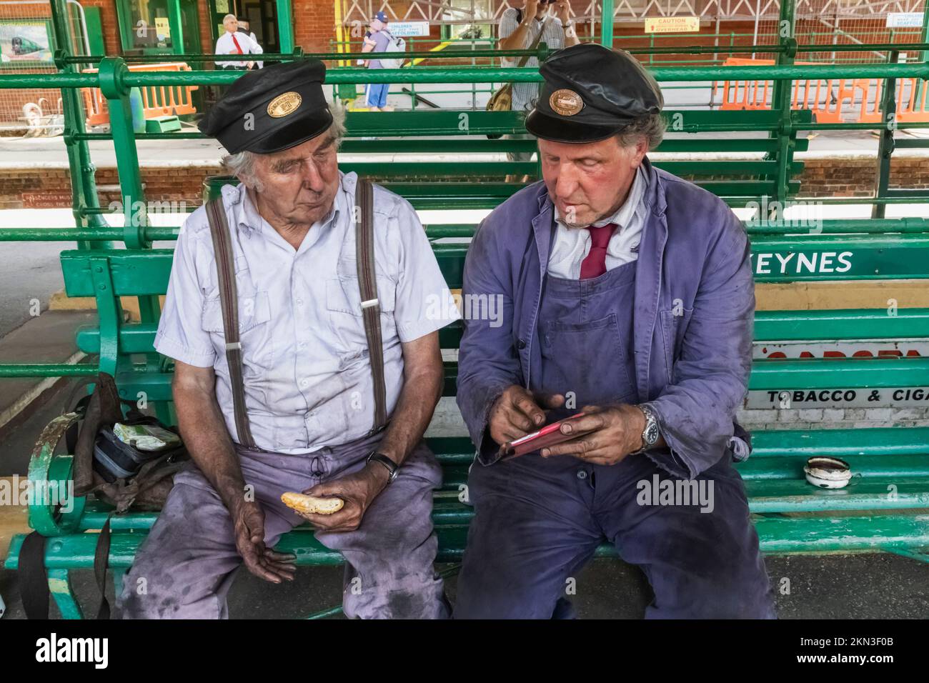 British train drivers hi-res stock photography and images - Alamy